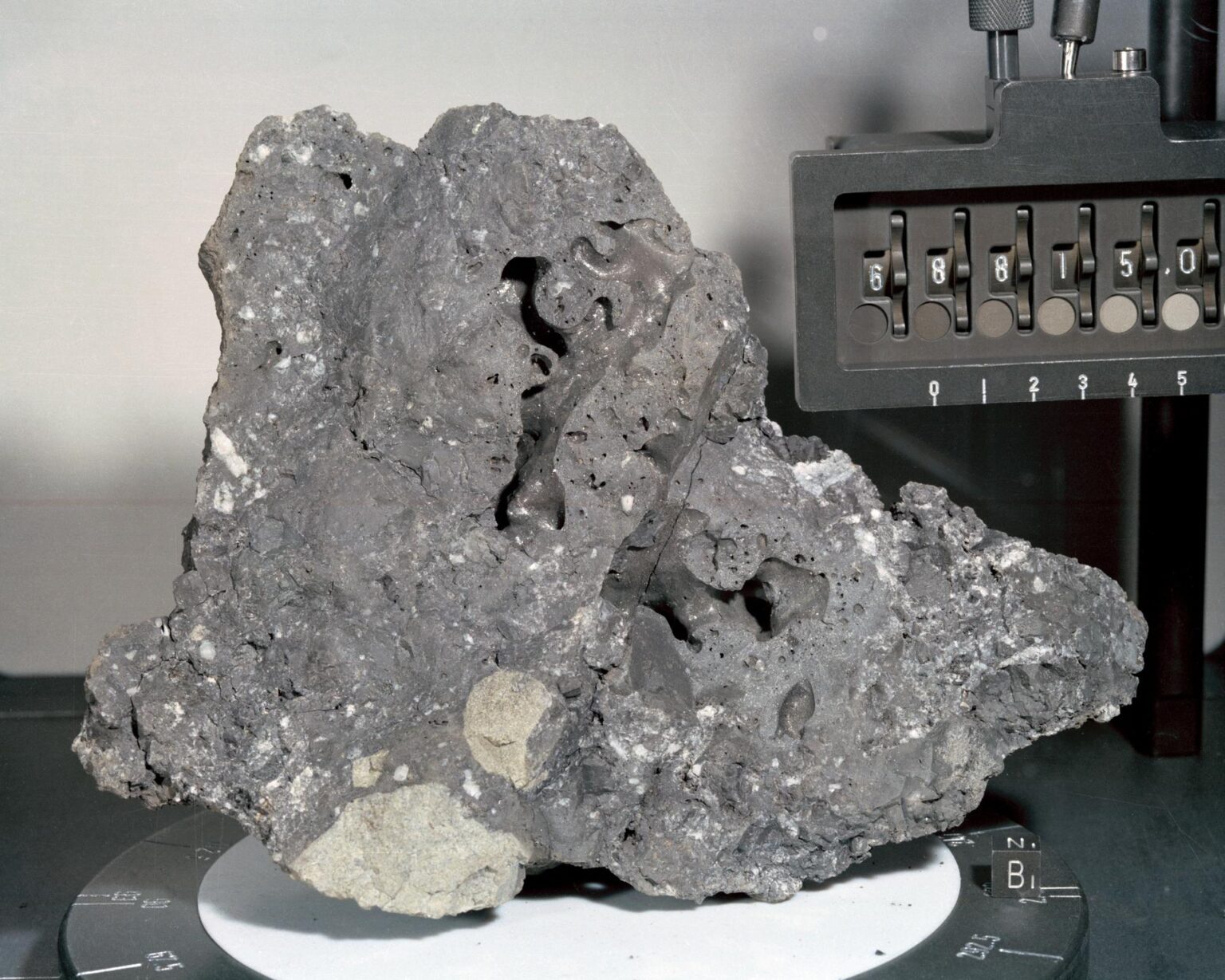 Making Fizzy Moon Rocks - The Homeschool Scientist