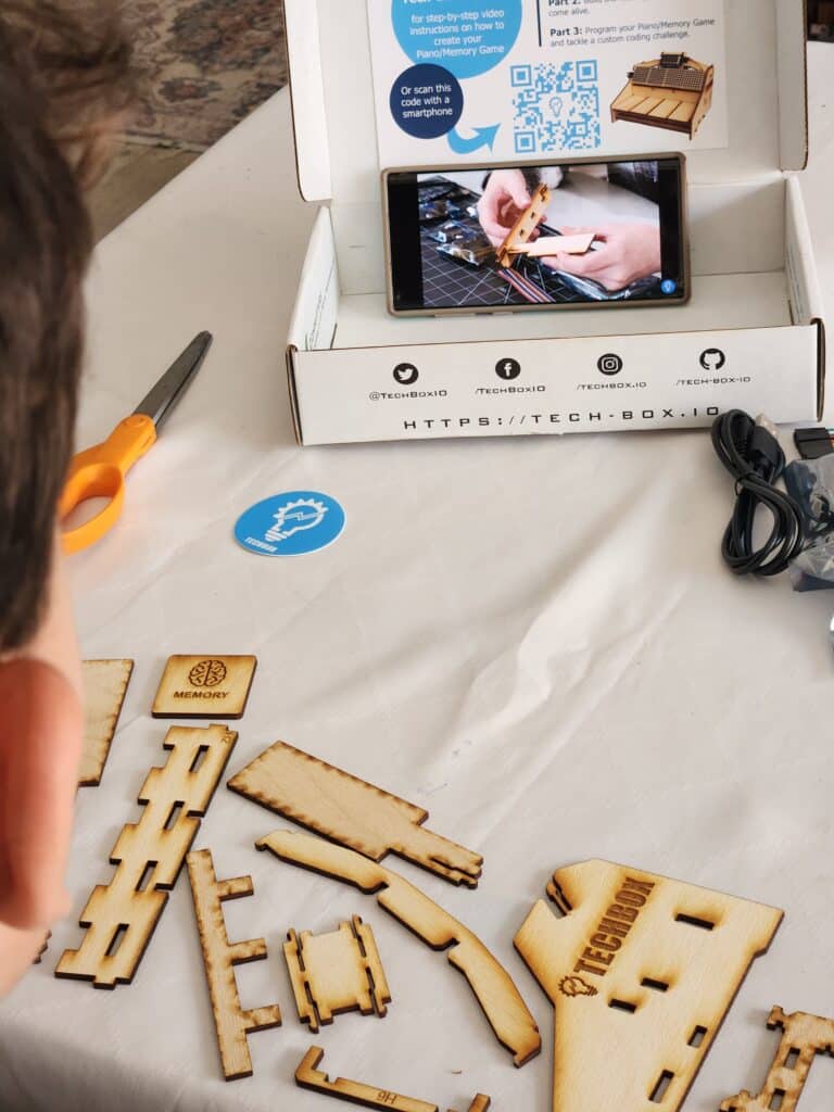 TechBox Kit Review & Giveaway - The Homeschool Scientist